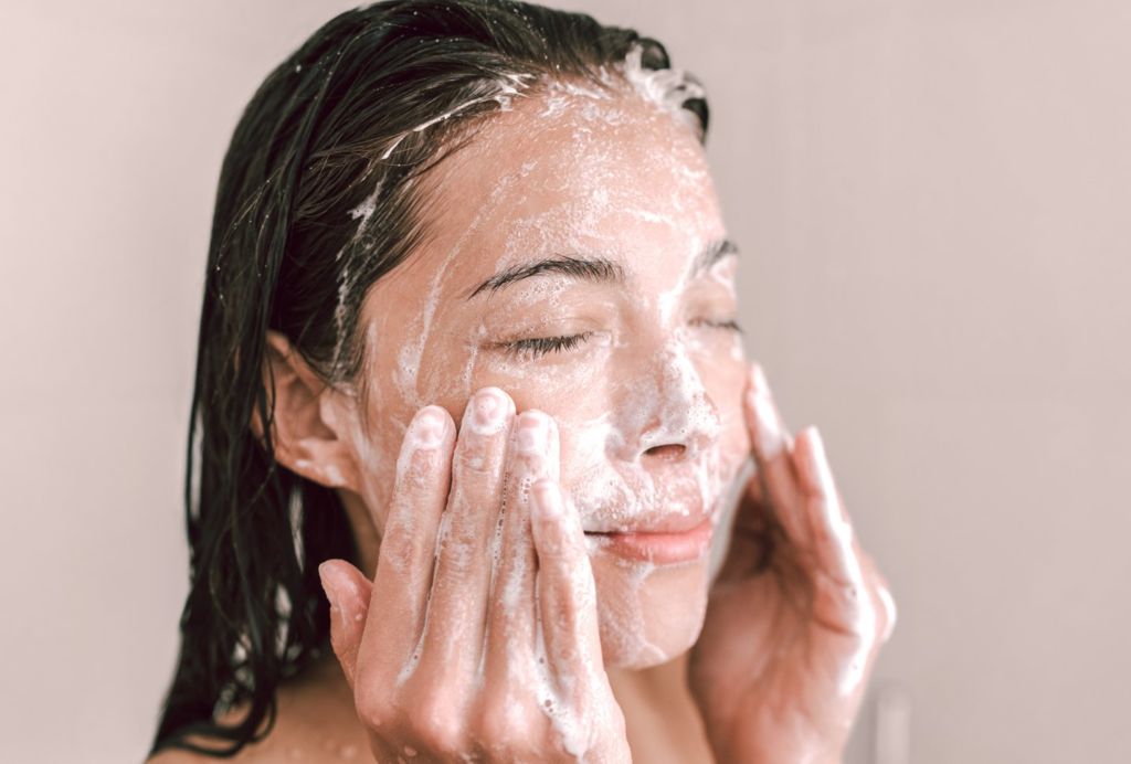 7 Ways To Prevent Skin Problems After Wearing Face Masks